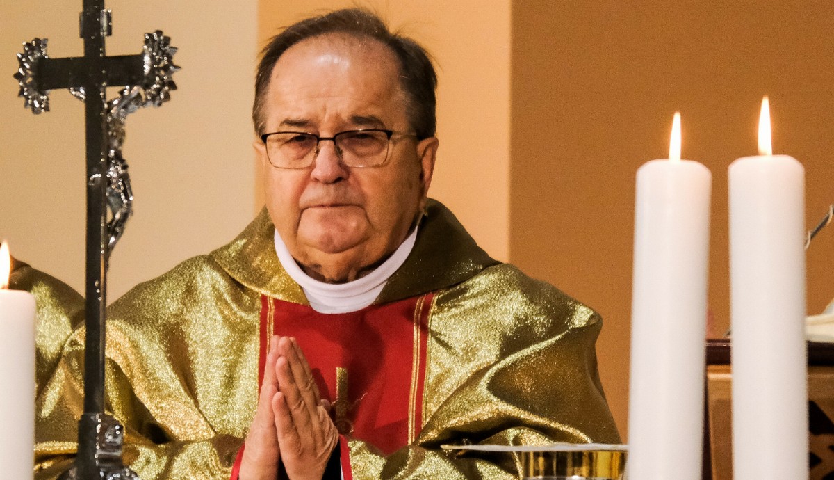 Ojciec Rydzyk pisze książkę o "obronie życia", zbiera historie wiernych ...