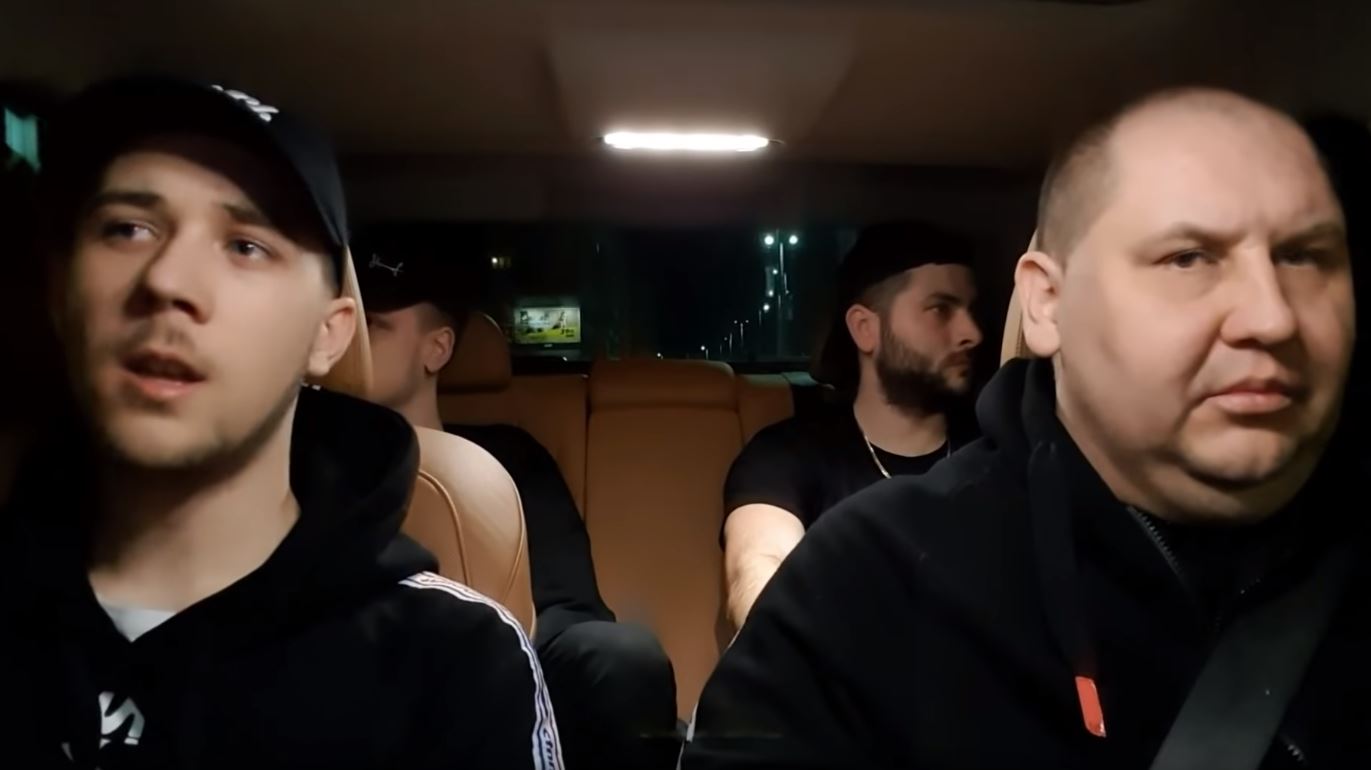 Polski raper wychowany we Francji o gettach, imigrantach i noszeniu ...