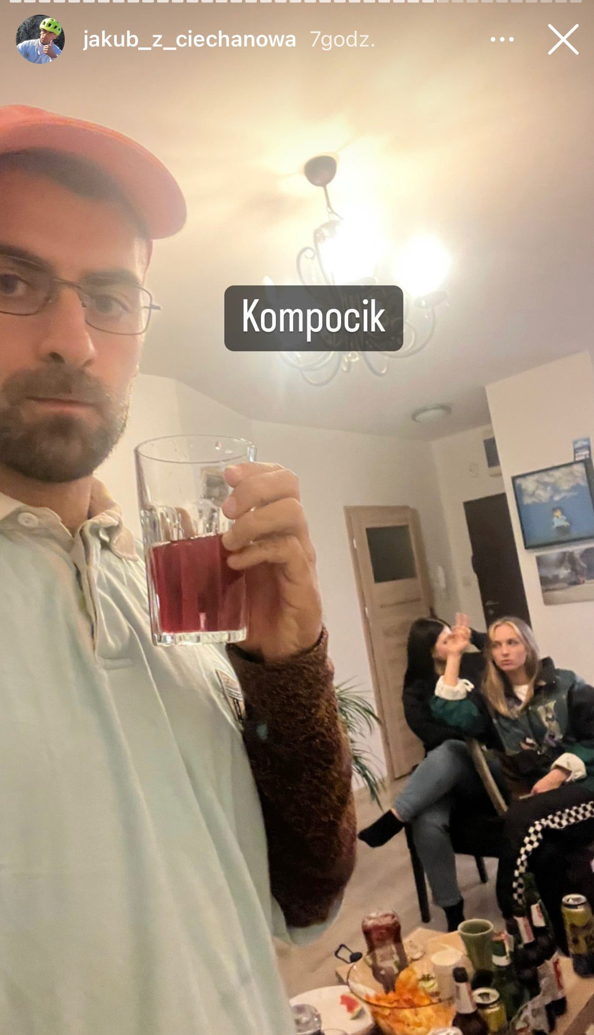 Jakub Grabowski, który zna rapera Quebonafide, zaprosił wylosowanych fanów na domówkę i piwko ...