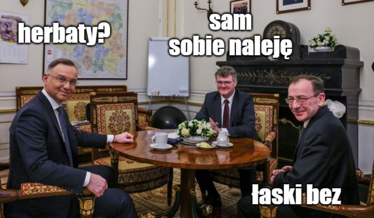 Kamiński i Wąsik nerwowo rozglądają się w Pałacu Prezydenckim, ale ...